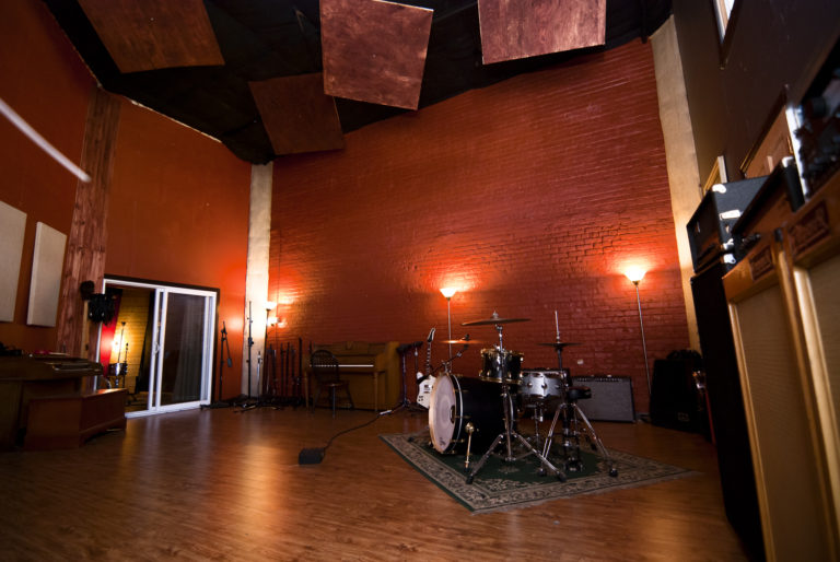 How To Soundproof A Recording Studio – Acoustic Fields