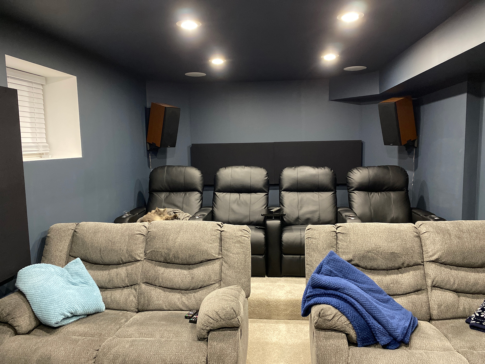 Home theater seating – Acoustic Fields