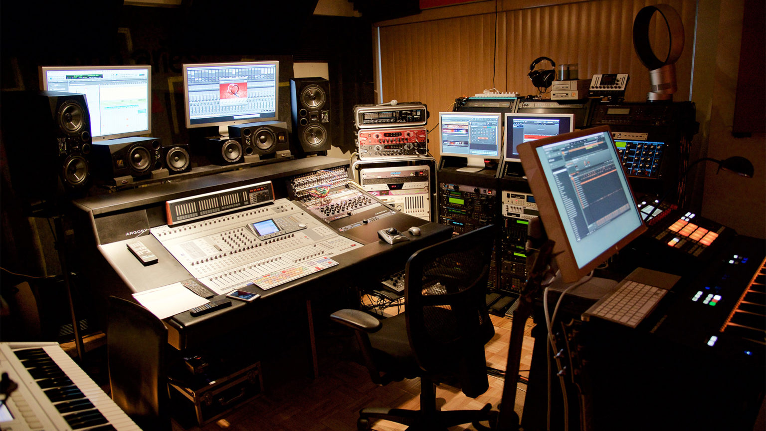 Recent Room Acoustic Design Projects – Acoustic Fields